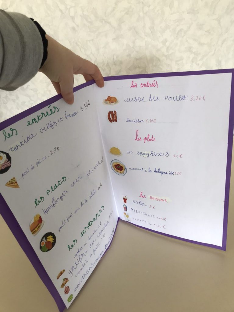 Séquence: Au restaurant – CASNAV 79