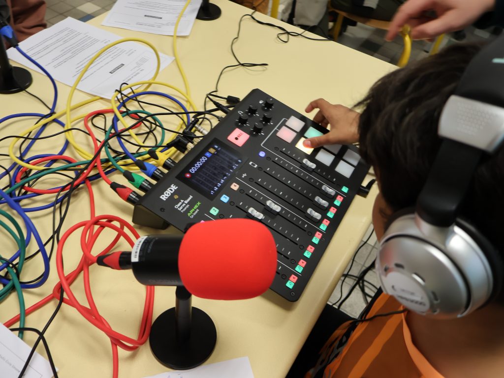 Radio Simone, la Radio qui cartonne ! – POD'classes